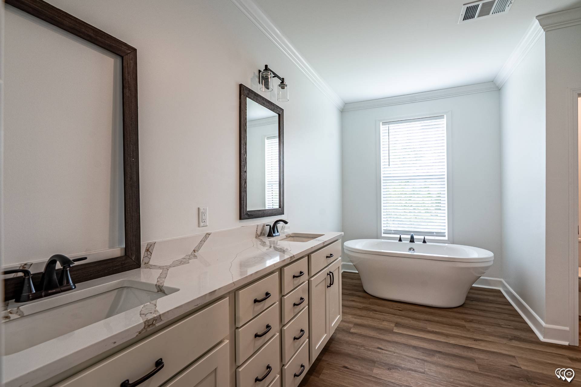 Classic Series DW Ace 1008-62-3-32 V2 From